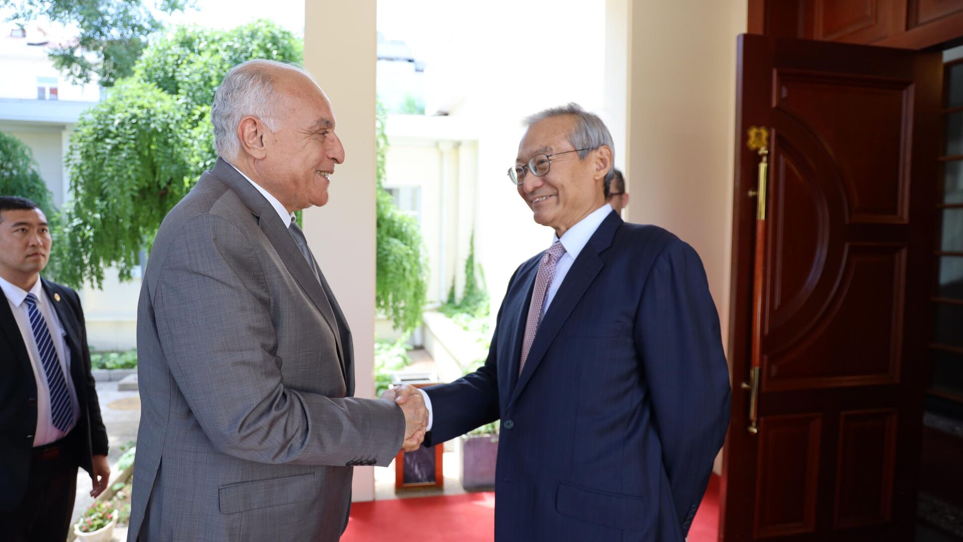 Algerian Minister of Foreign Affairs and the National Community Abroad ...