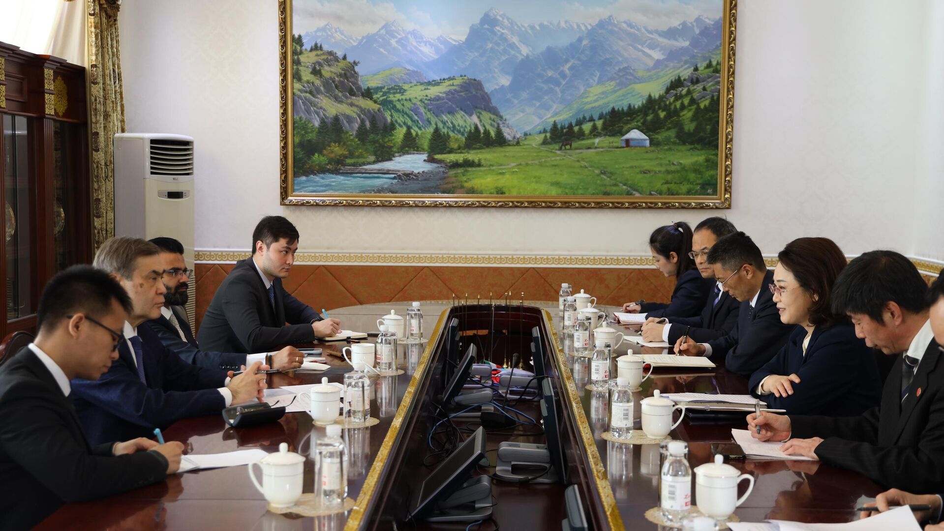 Secretary-General Meets with Fangchenggang Municipal Committee ...