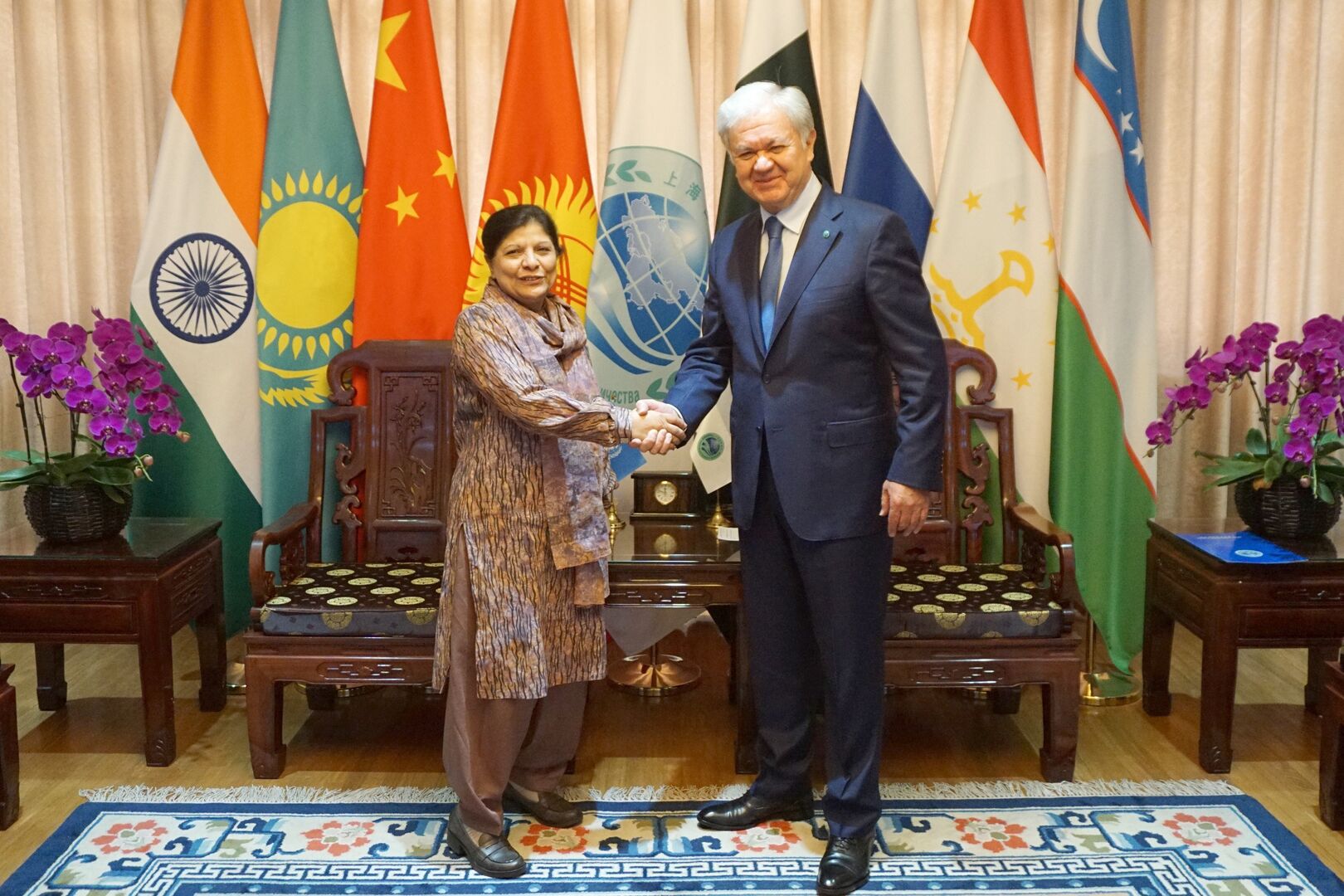 ESCAP Executive Secretary Shamshad Akhtar visits the SCO Secretariat ...